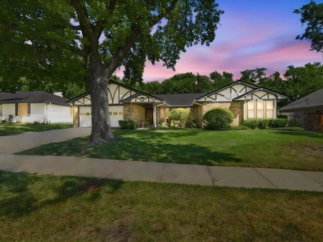 2310 Louise Ln, Ennis, TX 75119