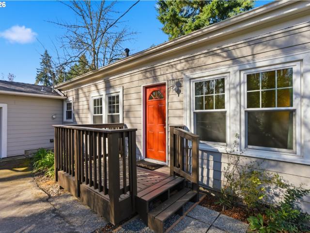 2310 sw dolph ct
