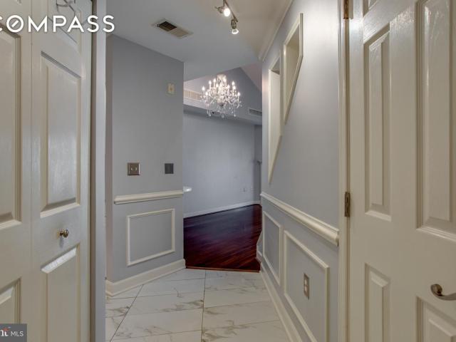 2310 14th St N 402, Arlington, VA