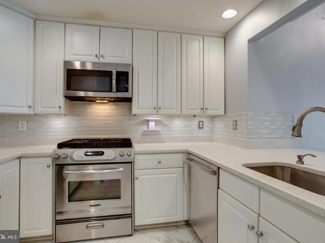 2310 14Th Street N # 402