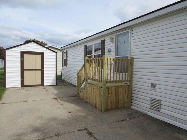 23119 Fountain Dr, Clinton Township, MI 48036