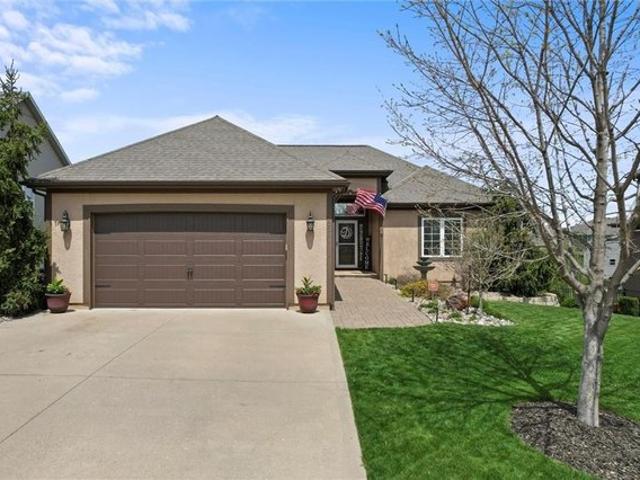 2311 NW Hedgewood Dr, Grain Valley, MO 64029