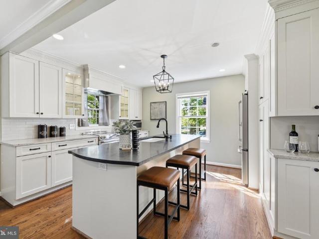 2311 N Glebe Road