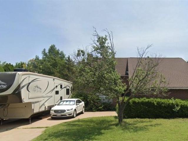 2311 NE Kingsbriar Dr, Lawton, OK 73507