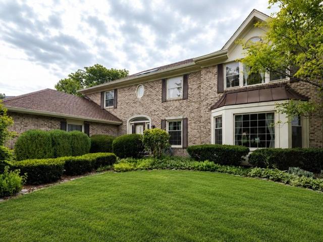 2311 Crabtree Ln, Algonquin, IL 60102