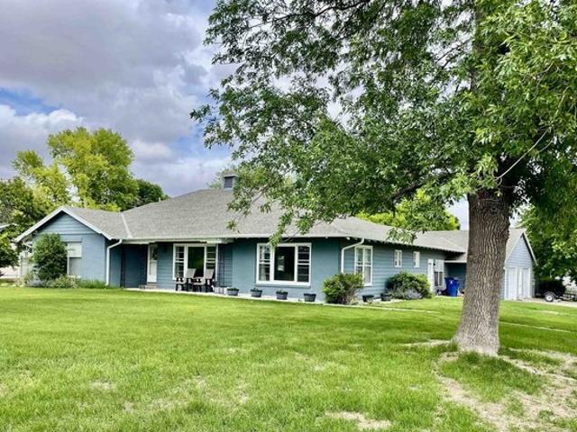 2311 Lake Ave, Gothenburg, NE 69138