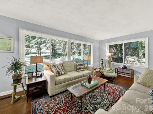2311 Laurelwood Circle