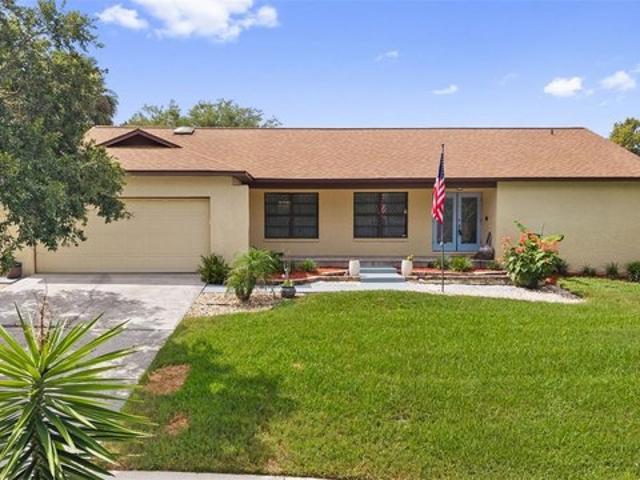 2311 Long Green Ct, Valrico, FL 33596