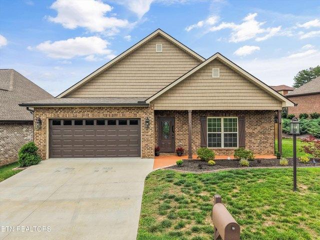 2311 Torrey Pines Dr, Maryville, TN 37801