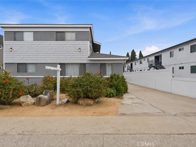 2311 Vanderbilt Ln