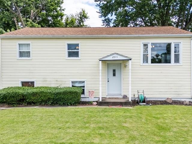2311 W 46th St, Davenport, IA 52806