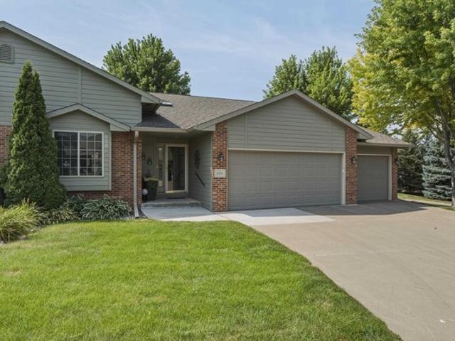 2311 W Brook Haven Pl, Sioux Falls, SD 57108