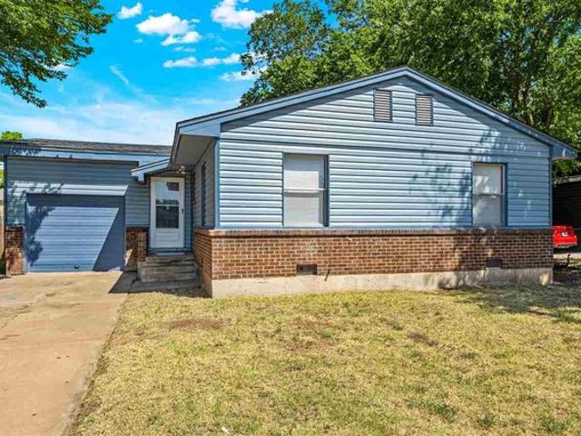 2312 NW 38th Pl, Lawton, OK 73505
