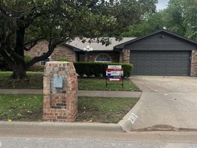 2312 NE Village Dr, Lawton, OK 73507