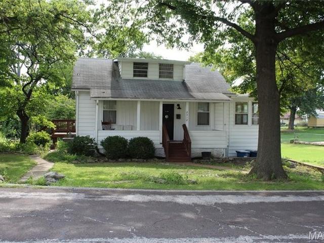 2312 Burns Ave, Overland, MO 63114