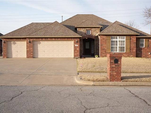 2312 E Queens St, Broken Arrow, OK 74012