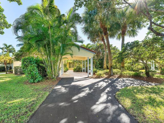 2312 Las Casitas Drive, Wellington, FL