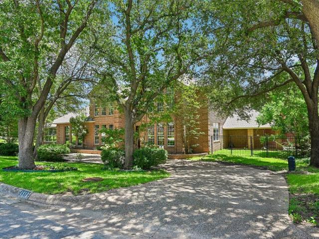 2312 Stonegate Circle