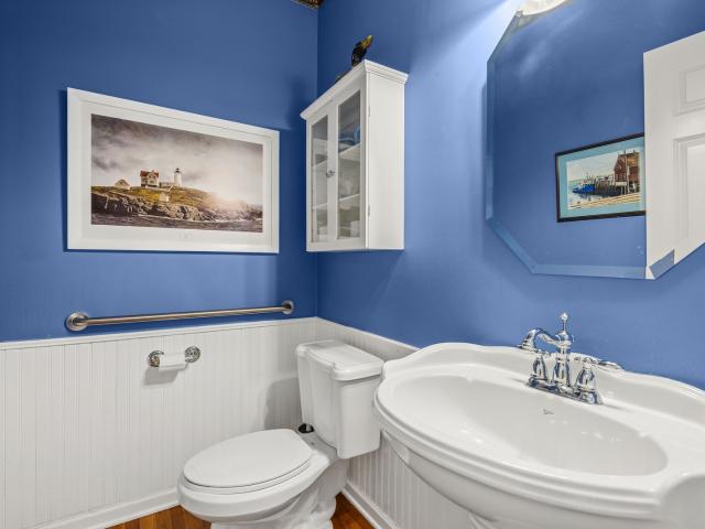 2312 W Cascade Circle
