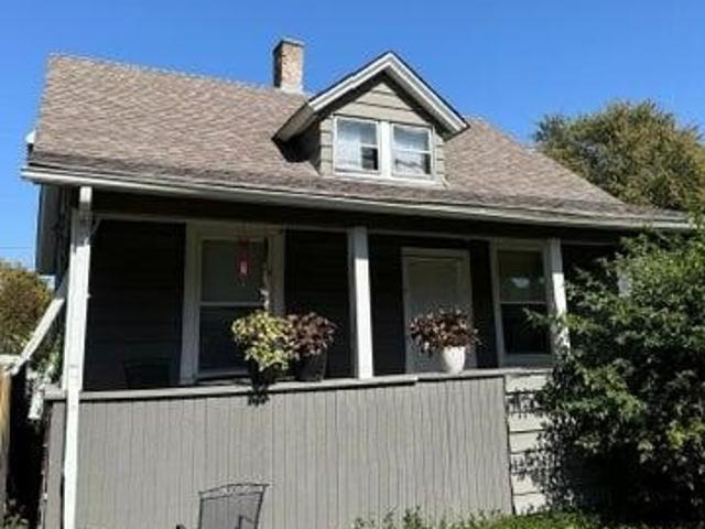 2312 1/2 W 1st St, Davenport, IA 52802