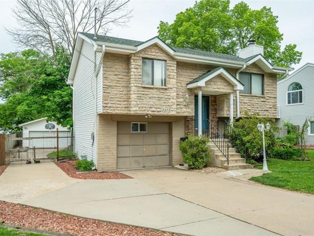 2312 60th St, Des Moines, IA 50322