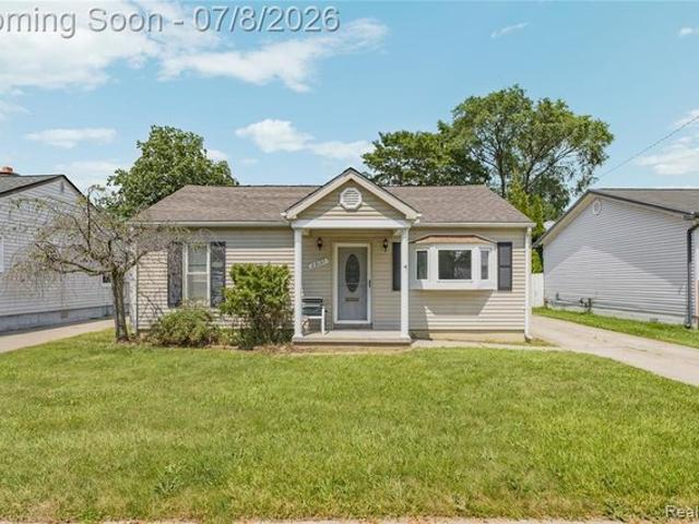 23137 E 13 Mile Rd, Saint Clair Shores, MI 48082