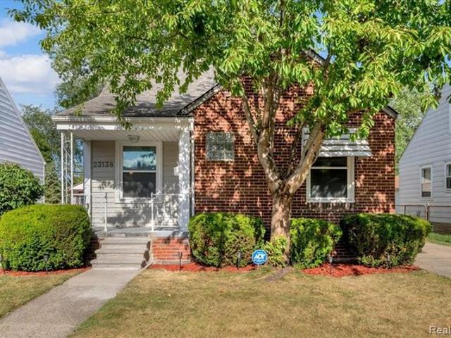 23138 Normandy Ave, Eastpointe, MI 48021