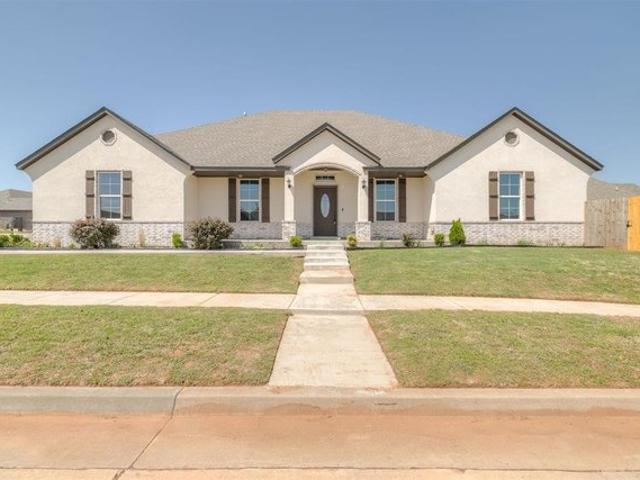 2313 E Kellen Court Ter, Mustang, OK 73064