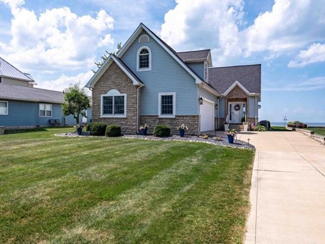 2313 E Sand Rd, Port Clinton, OH 43452