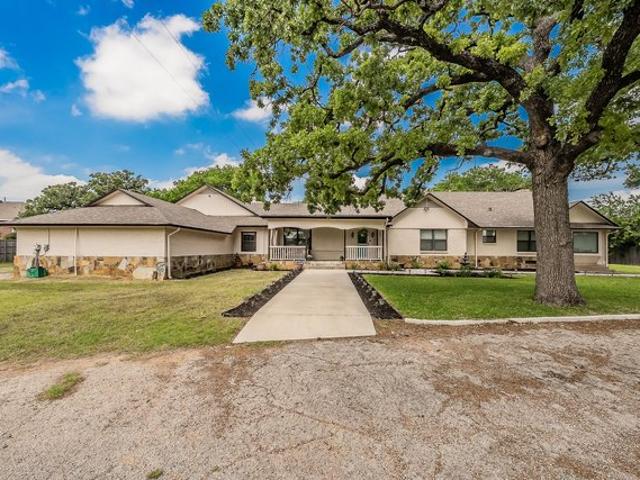 2313 Hickory Creek Rd, Denton, TX 76210
