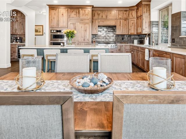 2313 Rainbows End Point