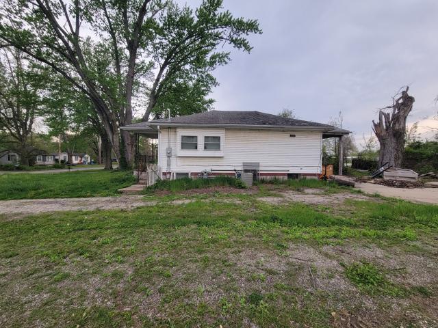 2313 Richards Lane