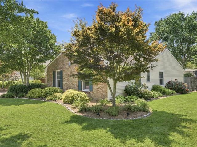 2313 Rockingchair LN