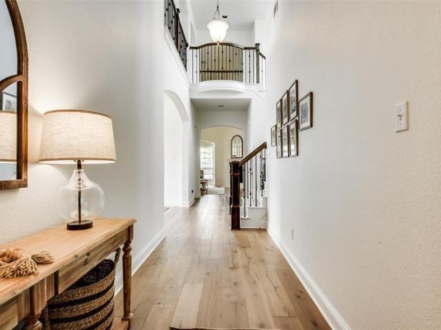 2313 Westlake Court