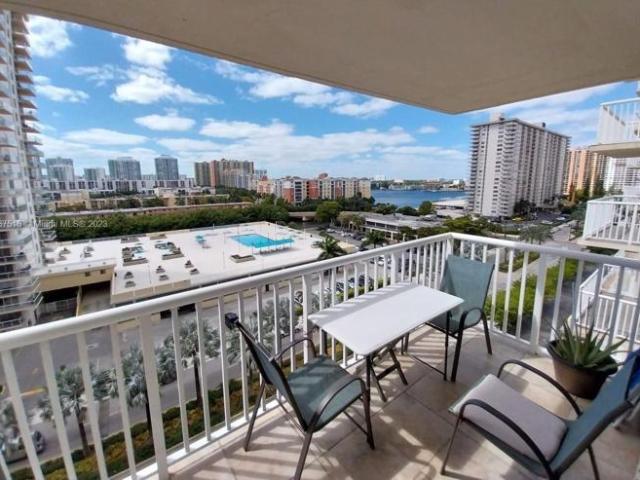 231 174th St #1006, Sunny Isles Beach, FL 33160