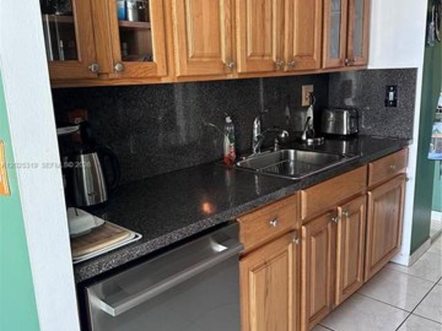 231 174th St Apt 1905, Sunny Isles Beach, FL 33160