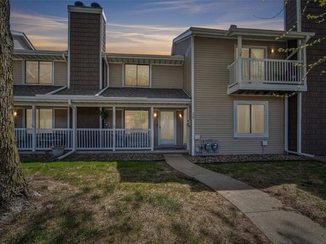 231 52nd St, West Des Moines, IA 50265