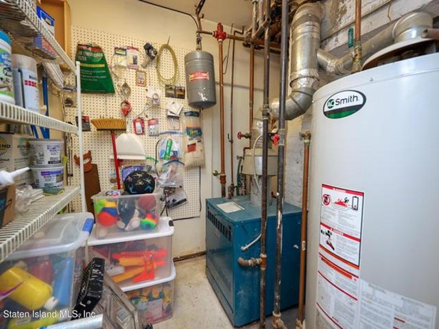 231 73rd St, Brooklyn, NY 11209