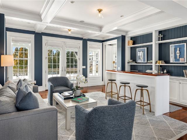 231 Carnegie Harbor Dr, Portsmouth, RI 02871 | MLS #1417