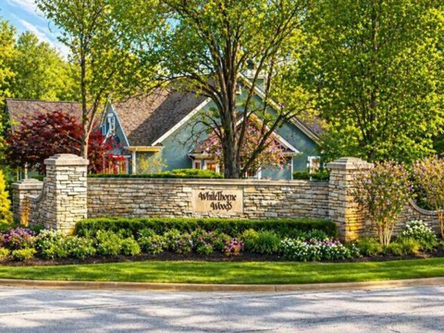 231 Barberry Ln, Valparaiso, IN 46383