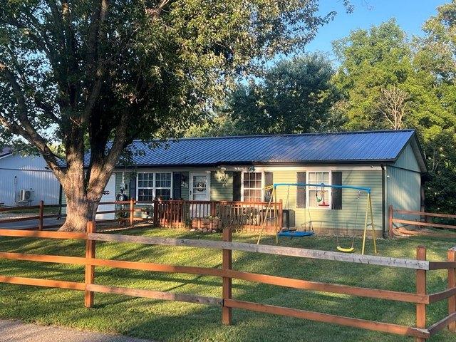 231 Beechwood Dr, Frankfort, OH 45628
