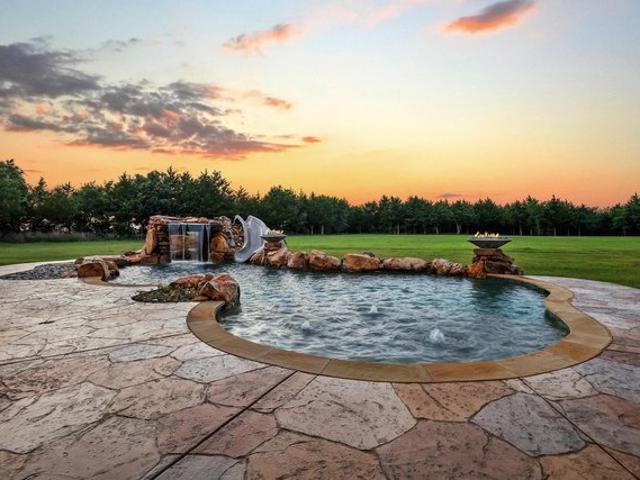 231 Geis Dr, Pottsboro, TX 75076