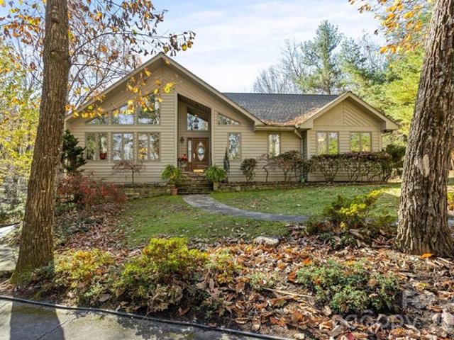 231 Greenleaf Dr, Flat Rock, NC 28731