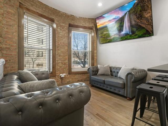 231 E 59th St Unit 1, Chicago, IL 60637