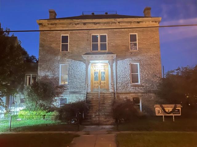 231 E Adams