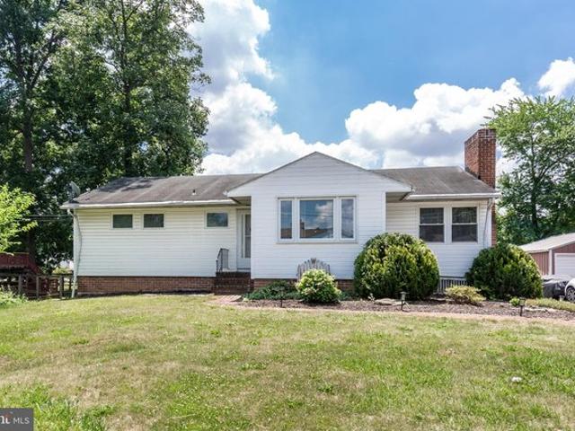 231 E High St, New Oxford, PA 17350