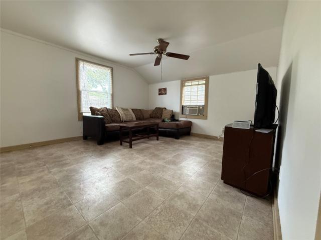 231 E Live Oak St # B