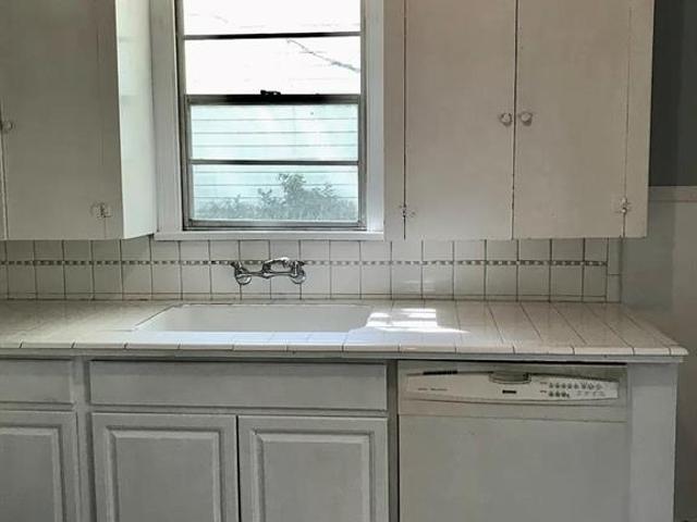 231 E Slattery Boulevard