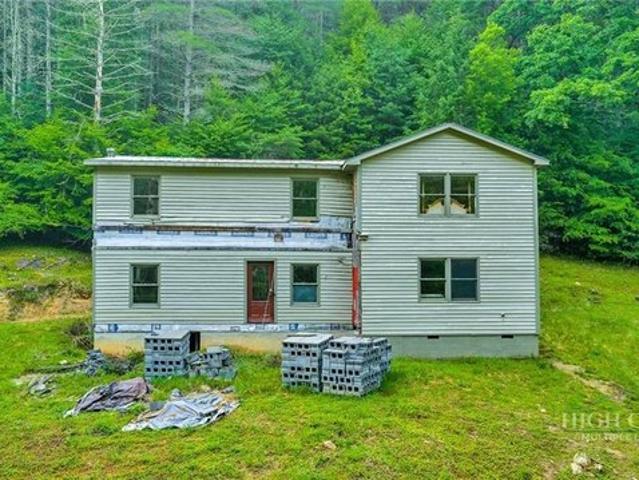 231 Fletcher Creek Ln, Purlear, NC 28665