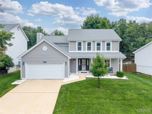 231 Oakbriar Farm Dr, Ballwin, MO 63021